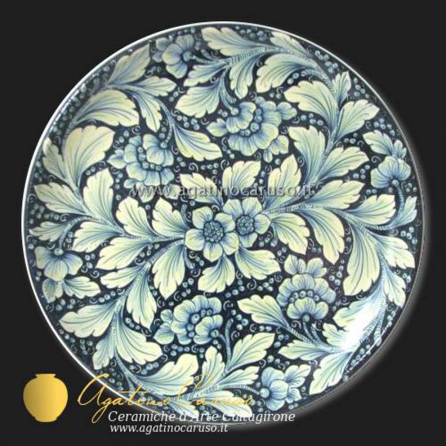 Piatti decorati in ceramica di Caltagirone dipinti a mano. Decoro Dalia mon