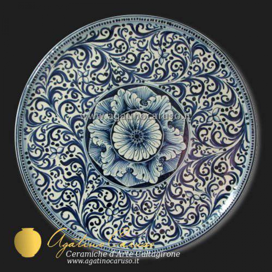 Piatti decorati in ceramica di Caltagirone dipinti a mano. Decoro Elena two